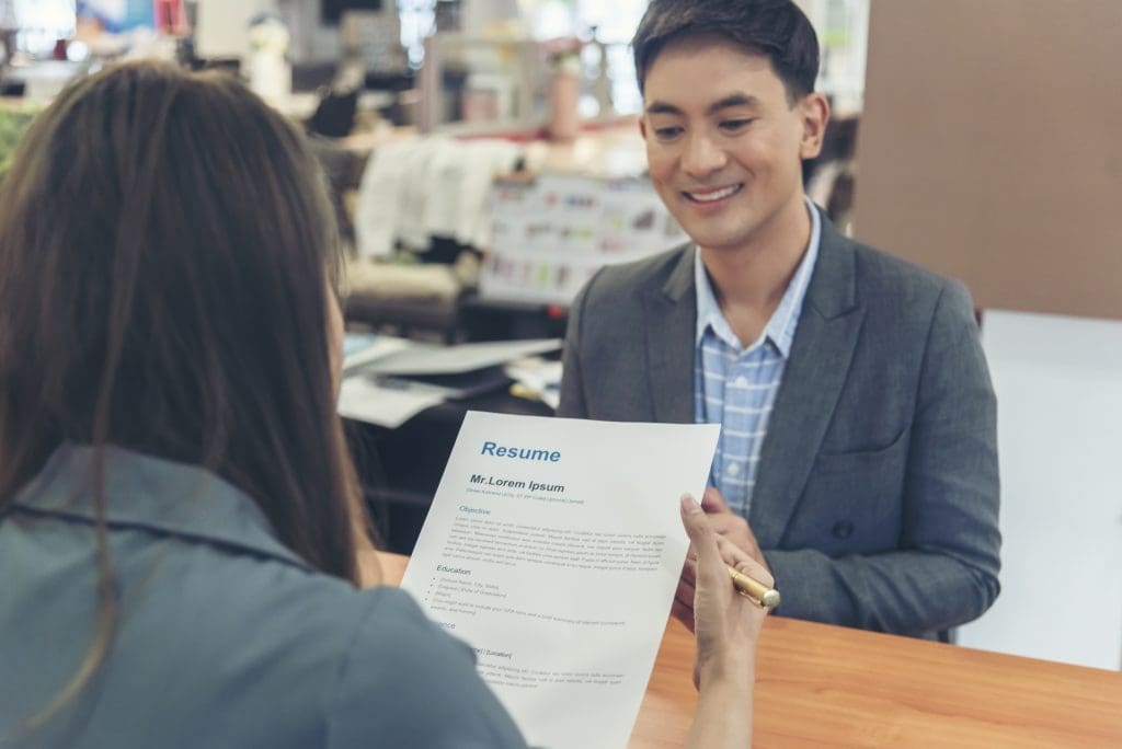 4 Tips For Getting a Senior Living Job | %sitename